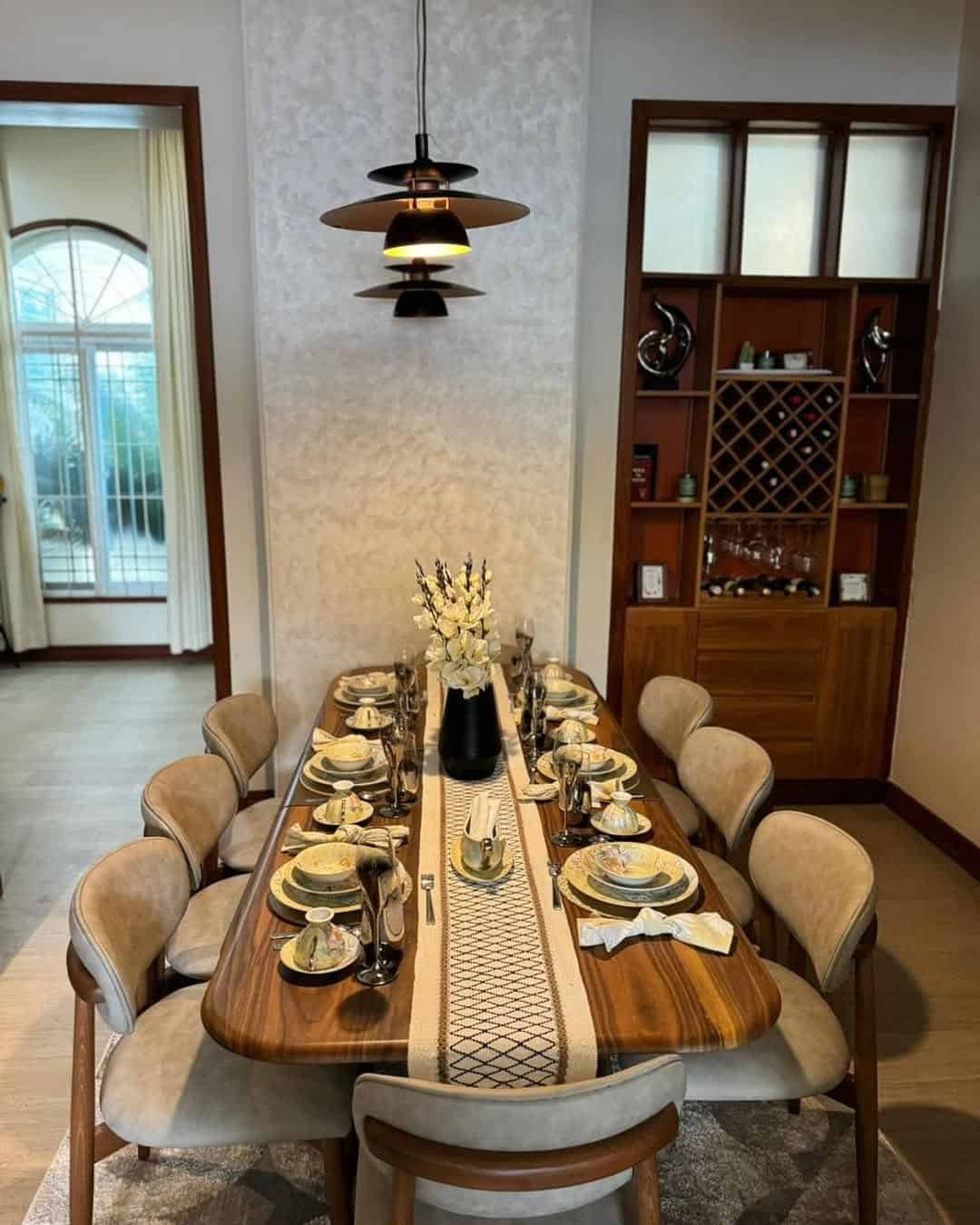 How to Glam Up Your Dining Table: Easy Decor Ideas That Shine - The ...